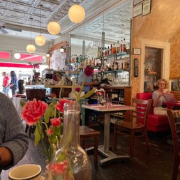 CAFÉ LULUC - Updated July 2025 - 1825 Photos & 1695 Reviews - 214 Smith ...