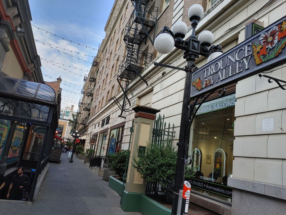 TROUNCE ALLEY - Updated December 2025 - Victoria, British Columbia ...