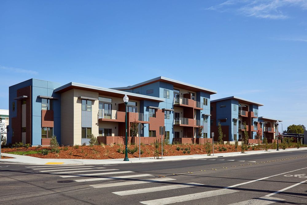 HEDGPETH ARCHITECTS - Updated July 2024 - 15 Photos - 2321 Bethards Dr ...