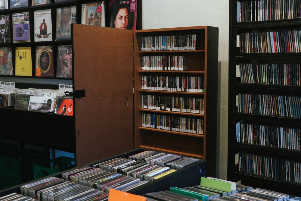 SPEKTRUM MUZIK RECORD STORE - Updated January 2026 - 15 Photos & 21 ...