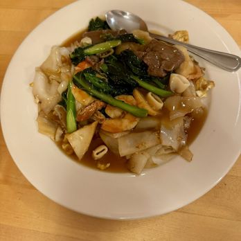 SIMPLY KHMER NOODLE HOUSE AND BAR - Updated August 2025 - 49 Photos ...