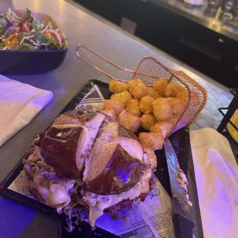 THE 301 - Updated March 2025 - 56 Photos & 37 Reviews - 301 Circle Park ...