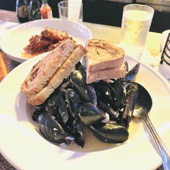 PROVIDENCE OYSTER BAR - Updated August 2024 - 815 Photos & 715 Reviews ...