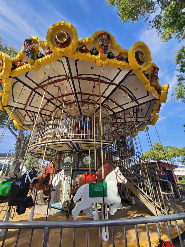 THE GRAND CAROUSEL - Updated December 2025 - 1339 Helena Rd, Winter ...