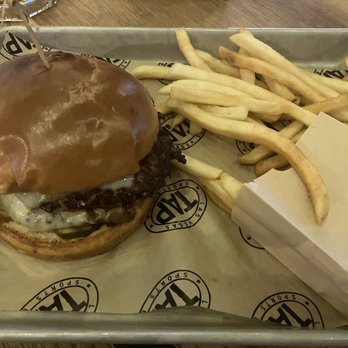 TAP SPORTS BAR EXCALIBUR - Updated September 2024 - 78 Photos & 47 ...