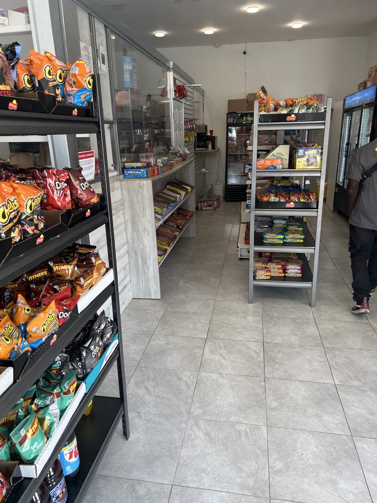 MAY FIELD MADISON MINI MART - 5900 W Madison St, Chicago, Illinois ...