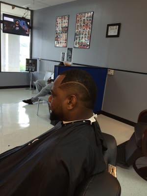 PHRESH CUTZ BARBER SHOP - Updated May 2024 - 15 Photos - 6076 ...