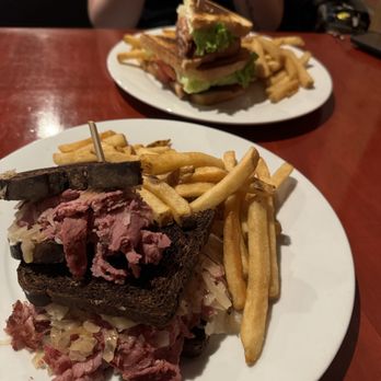 THE OASIS BAR AND GRILL - Updated September 2025 - 103 Photos & 199 ...