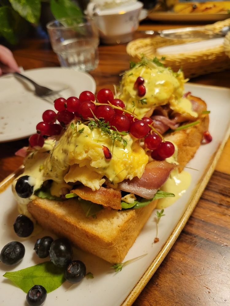 CAFÉ DATSCHA FRIEDRICHSHAIN - Updated December 2024 - 149 Photos & 193 ...