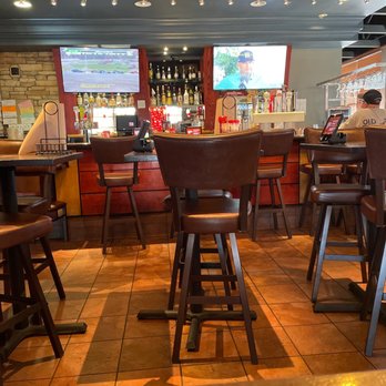 RED ROBIN GOURMET BURGERS AND BREWS - Updated September 2025 - 364 ...