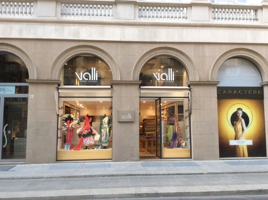 VALLI TESSUTI - Updated March 2025 - Via Giuseppe Verdi 2, Milano ...