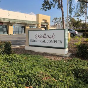 TOM BELL COLLISION CENTER - 20 Photos & 63 Reviews - 1105 W Redlands ...