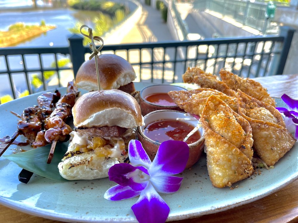 WILFRED’S LOUNGE - TEMP. CLOSED - 662 Photos & 245 Reviews - 967 1st St ...