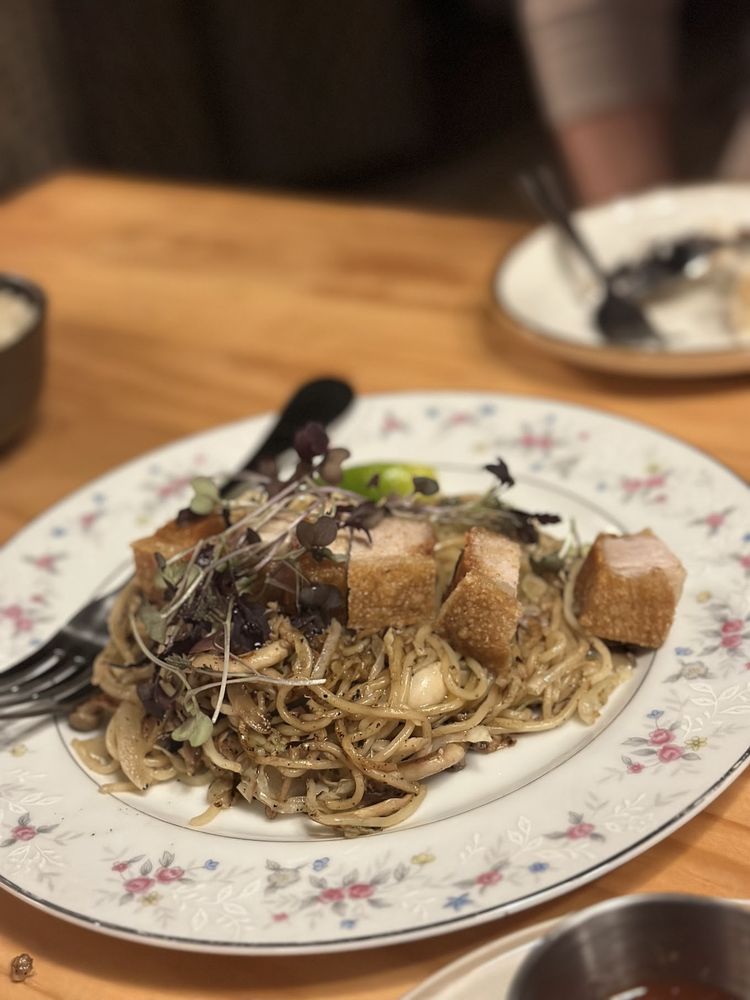 BOONIE’S FILIPINO RESTAURANT - Updated June 2024 - 593 Photos & 152 ...