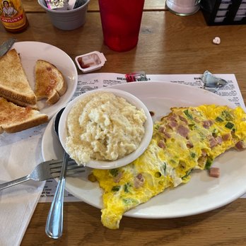 SAM’S COUNTRY KITCHEN - Updated July 2024 - 113 Photos & 131 Reviews ...