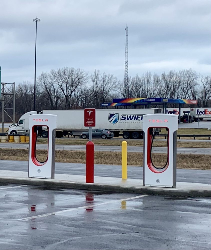 GEORGE ADE TRAVEL PLAZA - Updated October 2025 - 17 Photos - Indiana ...