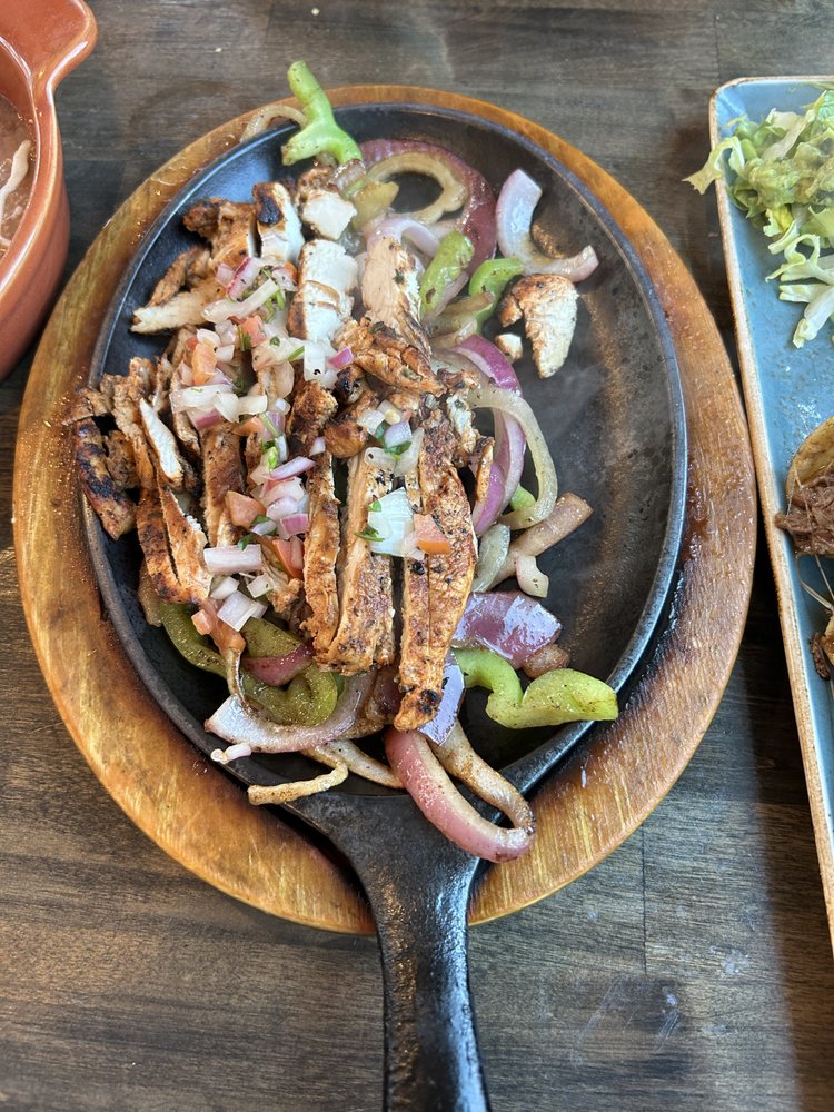 PERICO’S LOUNGE - Updated December 2025 - 21 Photos & 17 Reviews - 601 ...