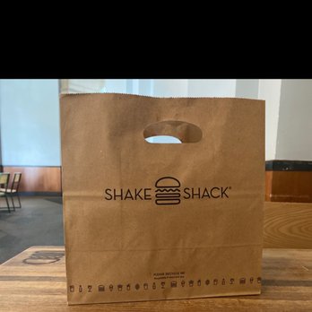 SHAKE SHACK UNION STATION - Updated April 2025 - 373 Photos & 367 ...