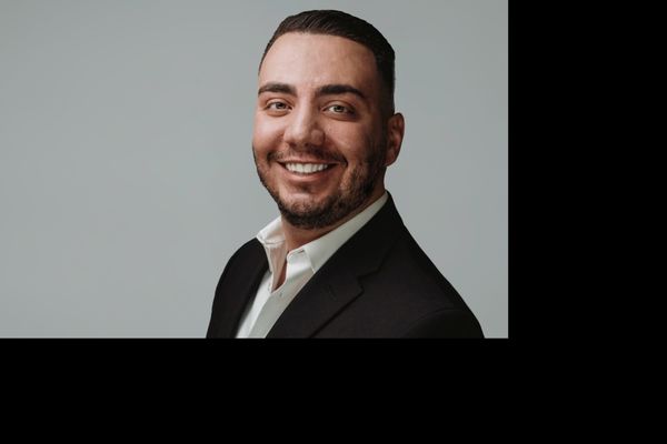 ARMIN AIDIPOUR | PMZ REAL ESTATE | THE WEST EXPERIENCE - Contact Agent ...