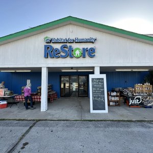 FIN FEATHER FUR OUTFITTERS - ROSSFORD - Updated January 2025 - 27171 ...