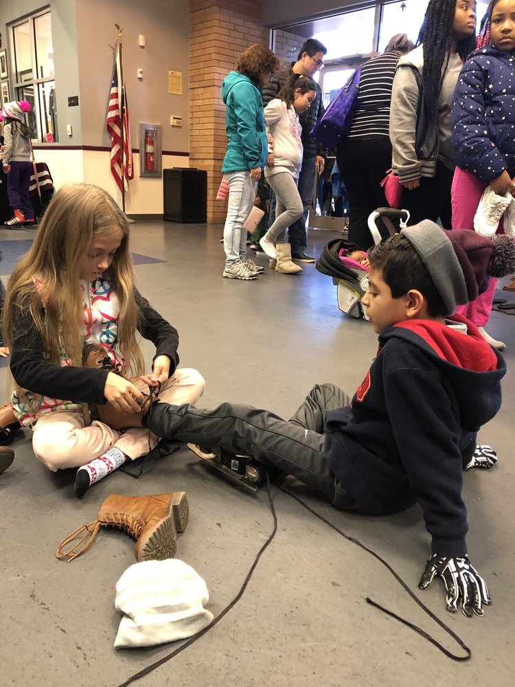 SPIRIT ICE ARENA - 10 Photos & 15 Reviews - 400 Holleman Dr E, College ...