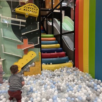 MOMI LAND - Updated October 2025 - 10 Photos - 310 S Hamilton Rd ...