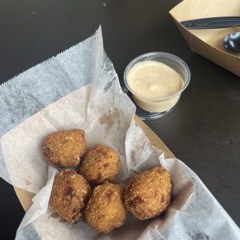 TASTY TAILS - Updated December 2025 - 447 Photos & 282 Reviews - 4950 ...