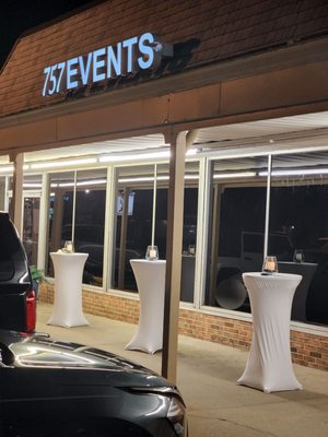 757 EVENTS - Updated January 2026 - 10 Photos - 176 S Rosemont Rd ...