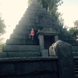 EVERGREEN FUNERAL HOME AND CEMETERY - 10 Photos - 4504 Broadway ...