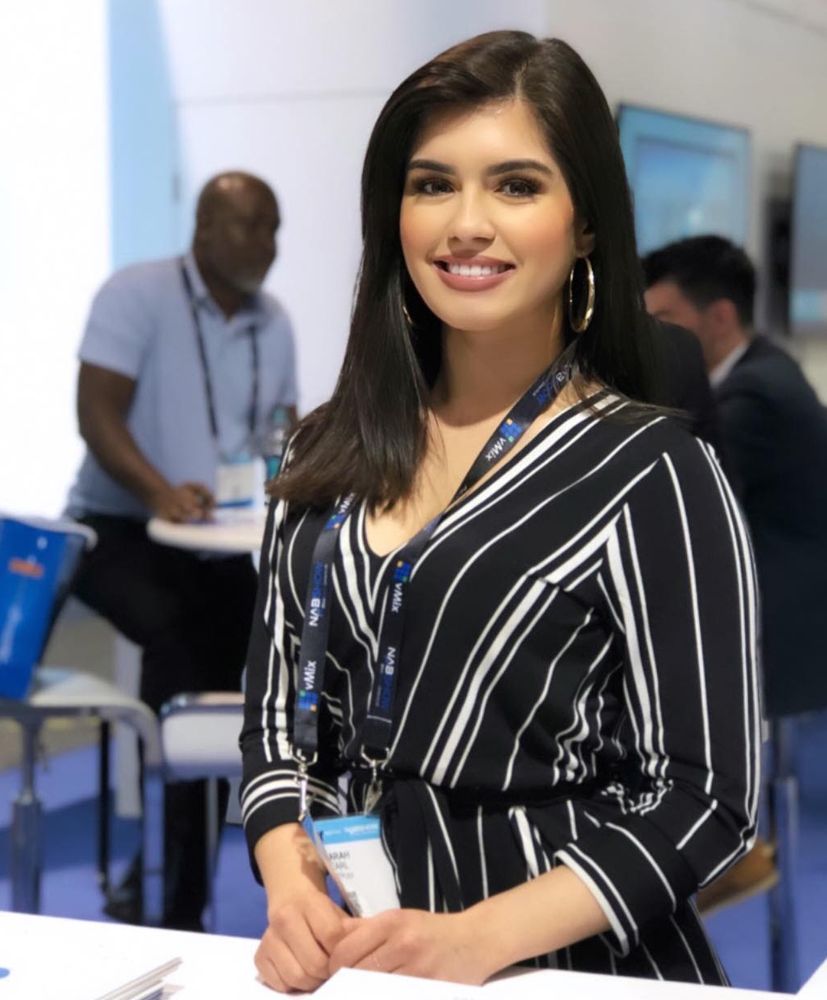 LIVE TALENT - CHICAGO TRADE SHOW MODELS - 39 Photos - 920 S Jefferson ...