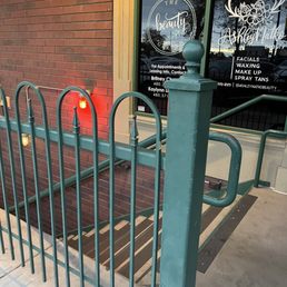 THE WHITE RABBIT - Updated July 2025 - 639 Photos & 420 Reviews - 207 N ...