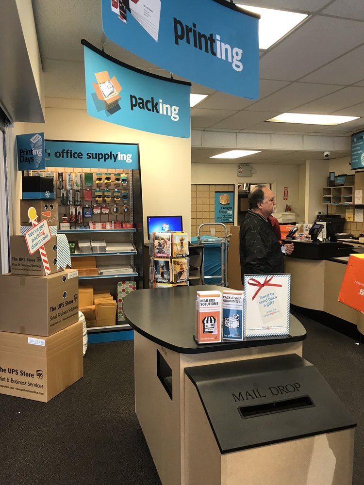 THE UPS STORE - 19 Photos & 43 Reviews - 1731 Howe Ave, Sacramento, CA ...
