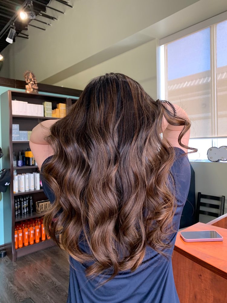 LA MOZ CUTS N STYLE - Updated January 2026 - 15 Photos - 130 Queens ...