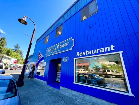 THE FISH PEDDLER AT YAQUINA BAY - Updated July 2024 - 110 Photos & 87 ...