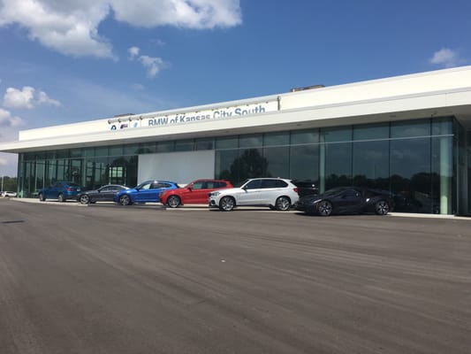 BMW OF KANSAS CITY SOUTH - Updated November 2025 - 25 Photos & 58 ...