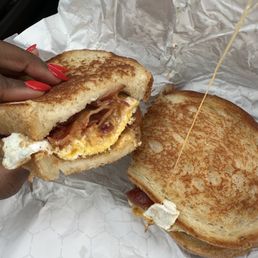 BEST BUNS BAKERY & BURGERS - Updated August 2025 - 271 Photos & 182 ...