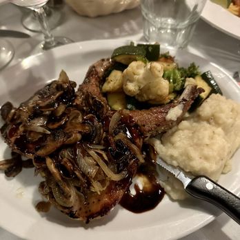 AVANTI - Updated January 2025 - 240 Photos & 368 Reviews - 2728 E ...