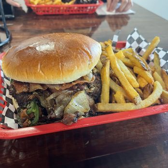 BIGLOW’S BURGERS - Updated March 2025 - 165 Photos & 142 Reviews ...