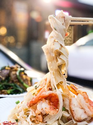 KIN LONG BEACH - 1295 Photos & 743 Reviews - Thai - 740 E Broadway ...