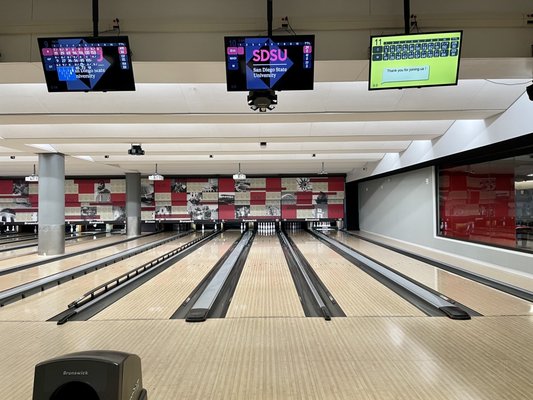 AZTEC LANES - 52 Photos & 55 Reviews - 5500 Campanile Dr, San Diego ...