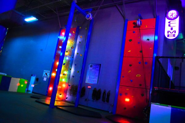 BRAVOZ ENTERTAINMENT CENTER - Updated November 2024 - 250 Photos & 117 ...