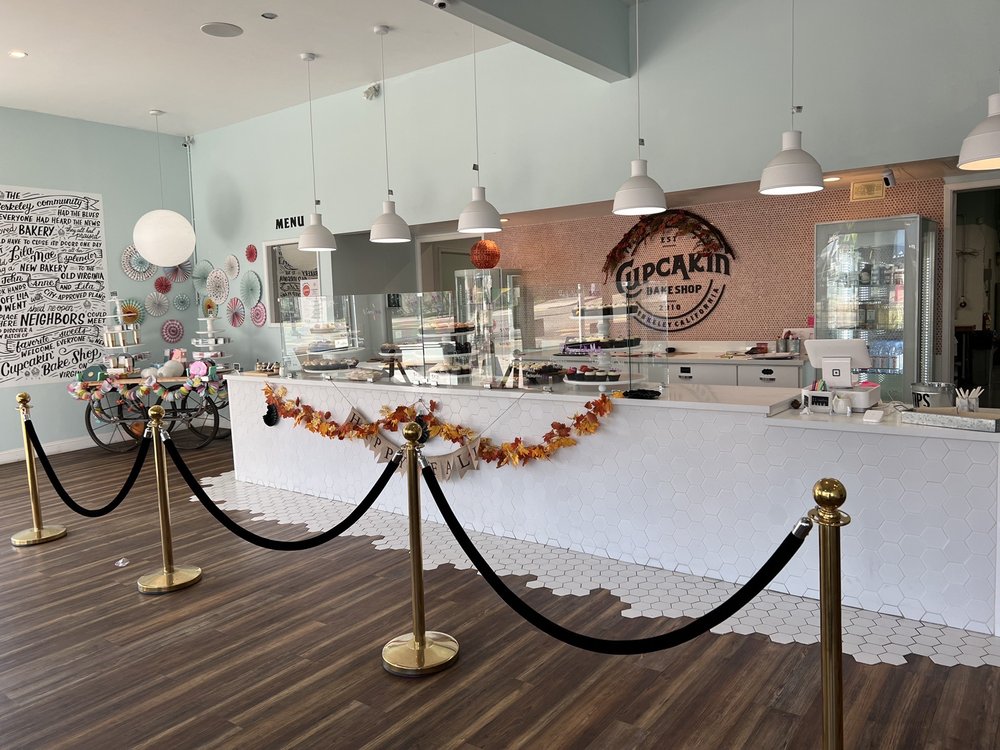 CUPCAKIN’ BAKE SHOP - Updated September 2024 - 245 Photos & 151 Reviews ...