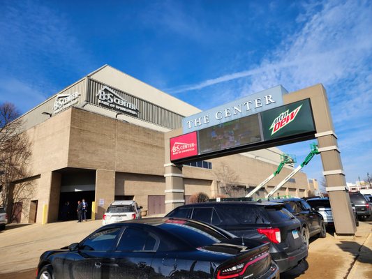 BOS CENTER - Updated July 2025 - 30 Photos - 1 Convention Ctr Plaza ...