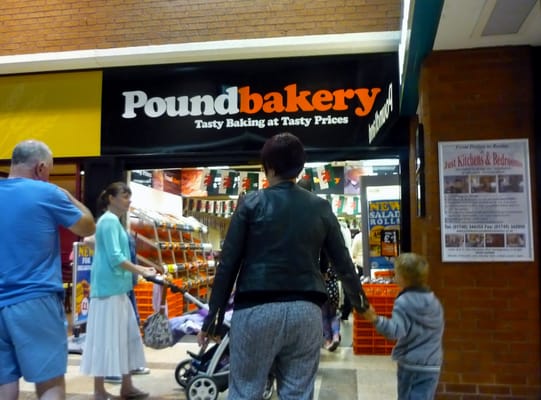 POUND BAKERY - Updated January 2025 - High Street, Rhyl, Denbighshire ...