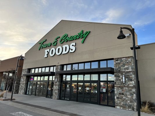 TOWN & COUNTRY FOODS - Updated September 2025 - 56 Photos & 10 Reviews ...