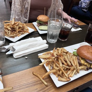 THE BURGER LOFT - Updated November 2025 - 289 Photos & 509 Reviews ...