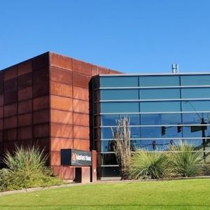 AMERICAN EXPRESS - 18850 N 56th St, Phoenix, Arizona - Banks & Credit ...