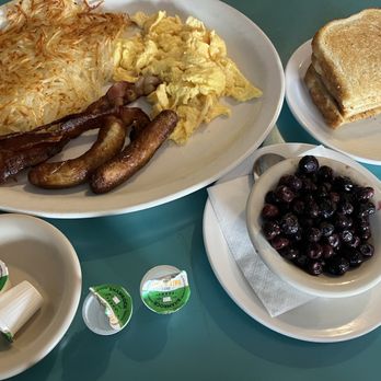 JETHRO’S CAFÉ AND TAVERN - Updated July 2025 - 135 Photos & 203 Reviews ...