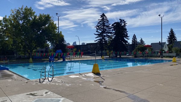 BOWVIEW OUTDOOR POOL - Updated December 2025 - 13 Photos - 1910 6 ...