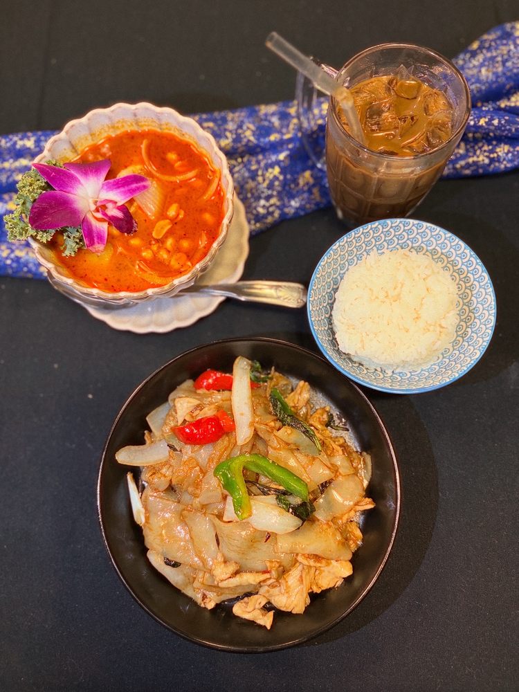 KIN D THAI KITCHEN - Updated October 2025 - 40 Photos - 1218 E Cary St ...